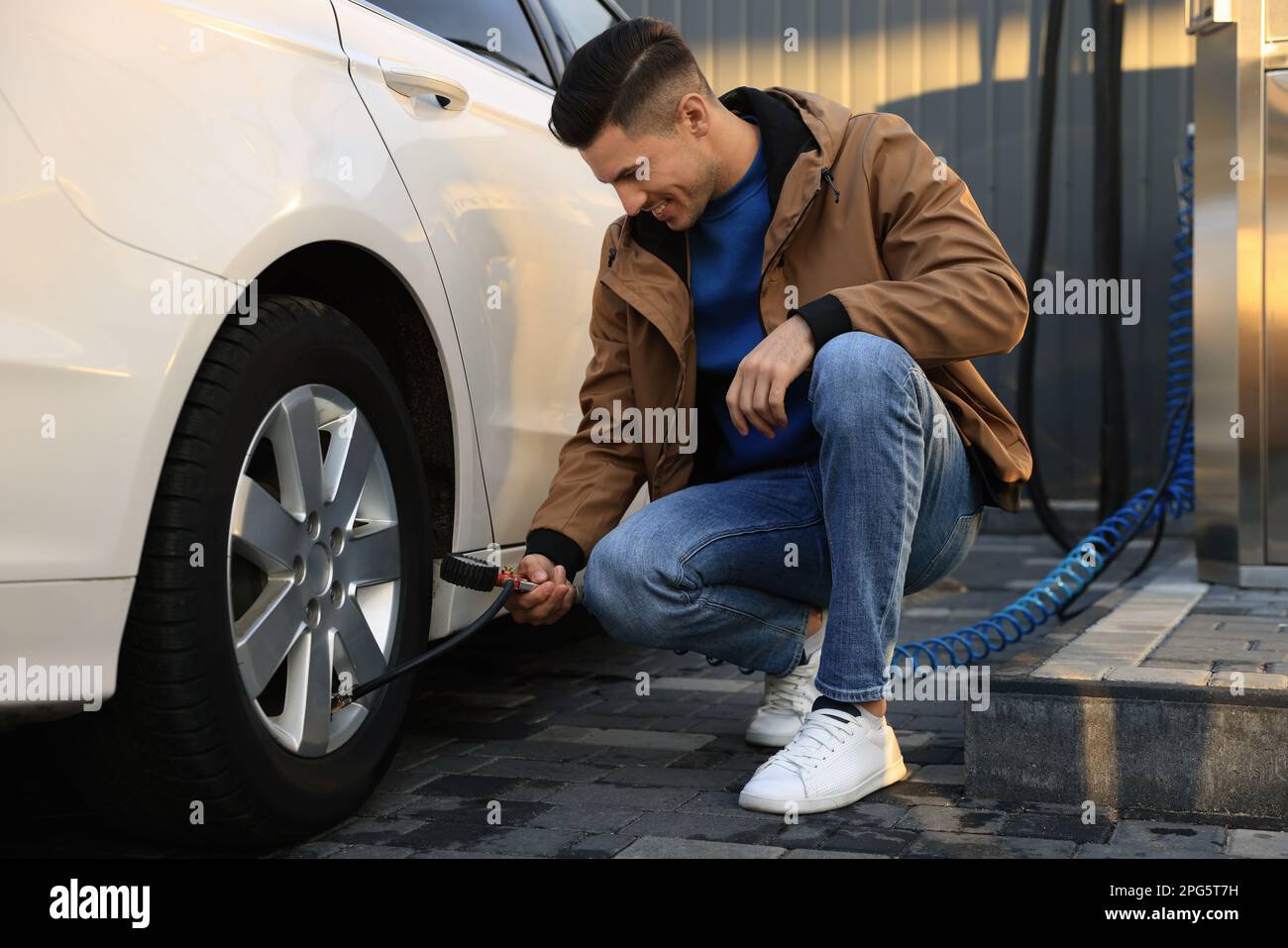 Tire inflating device hi-res stock photography and images - Alamy