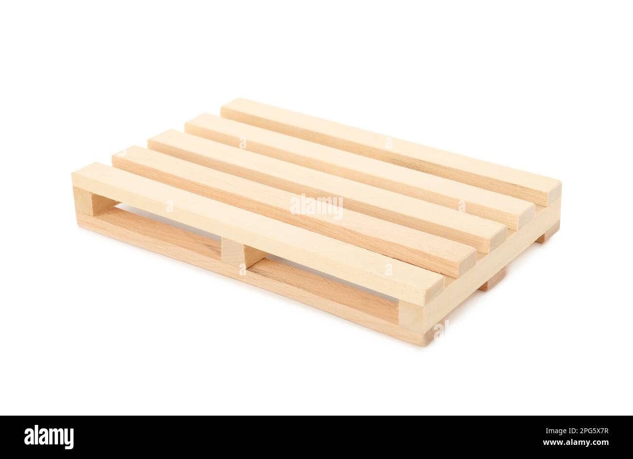 One small wooden pallet isolated on white Stock Photo - Alamy