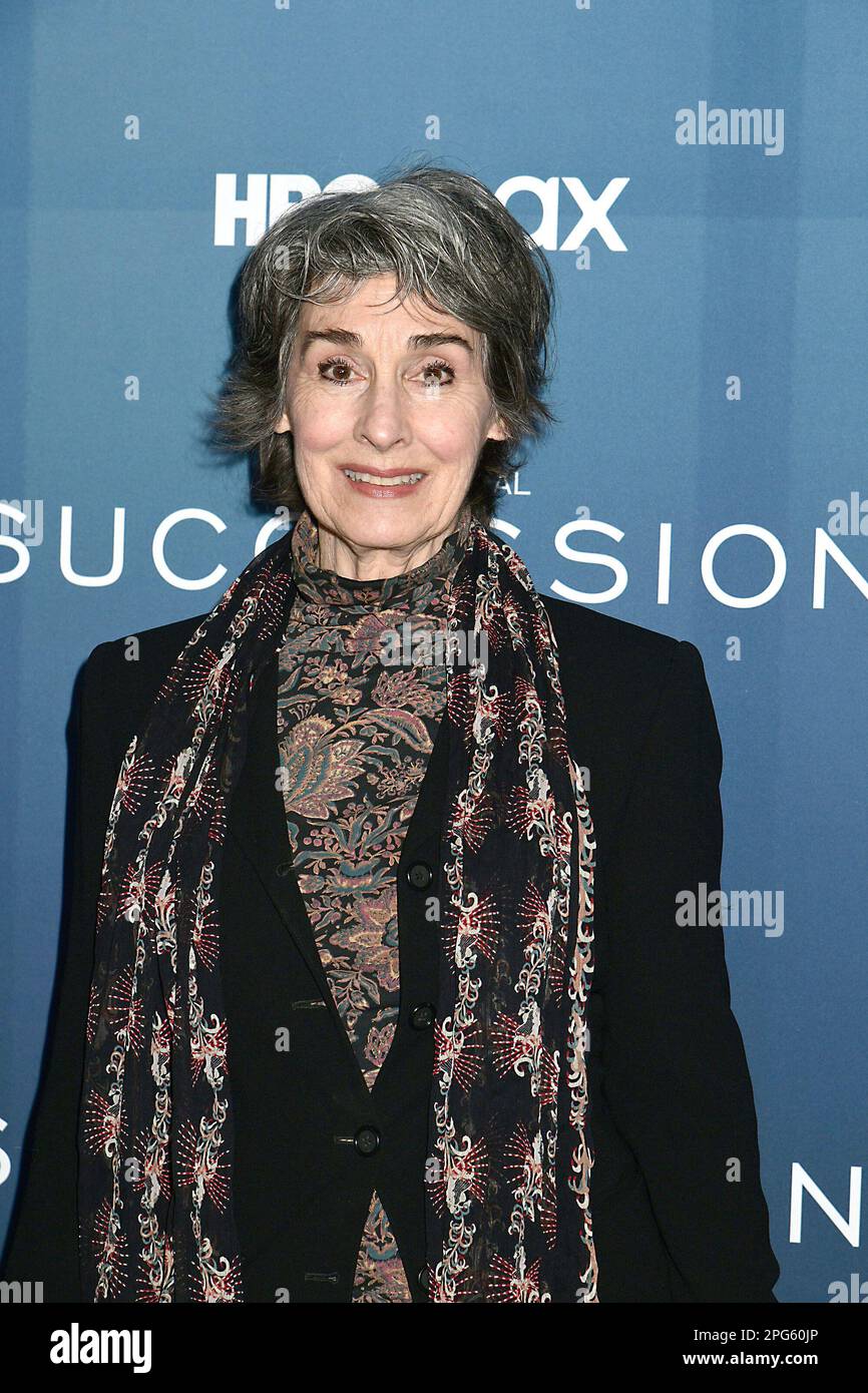 Anna Stuart attends HBO's "Succession" red carpet premiere for the ...