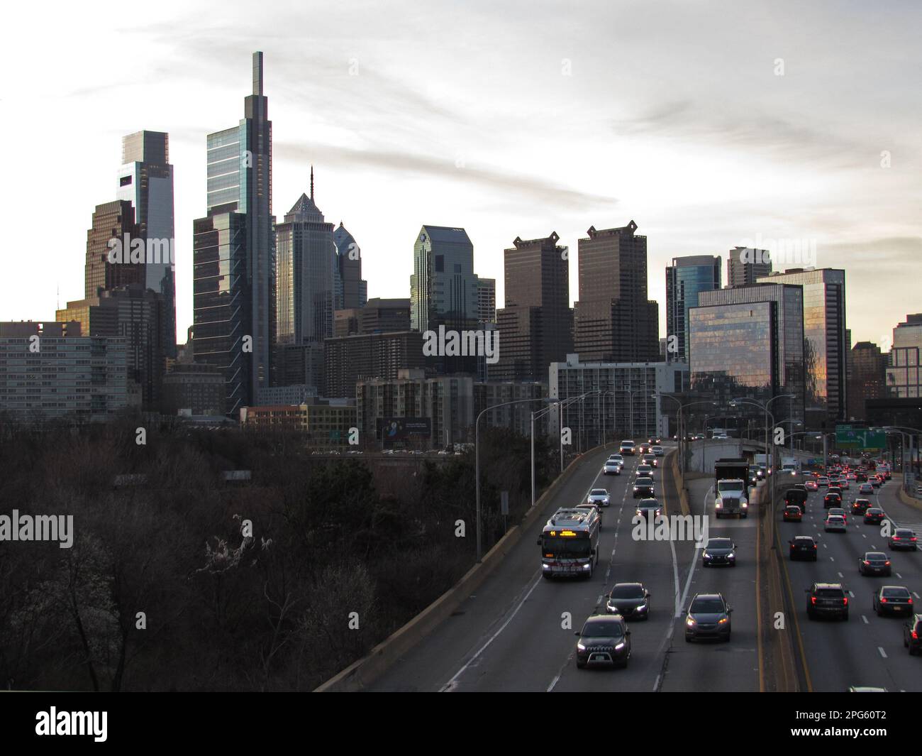 Rush hour traffic moves along the Schuylkill Expressway near Center ...