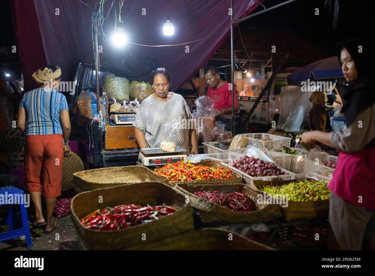 Pasar food market hi-res stock photography and images - Alamy