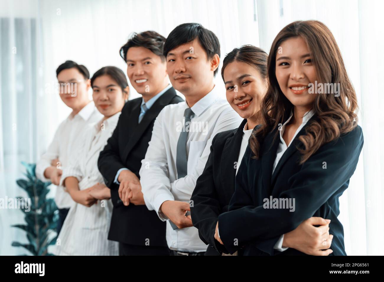 Cohesive bonding hi-res stock photography and images - Alamy