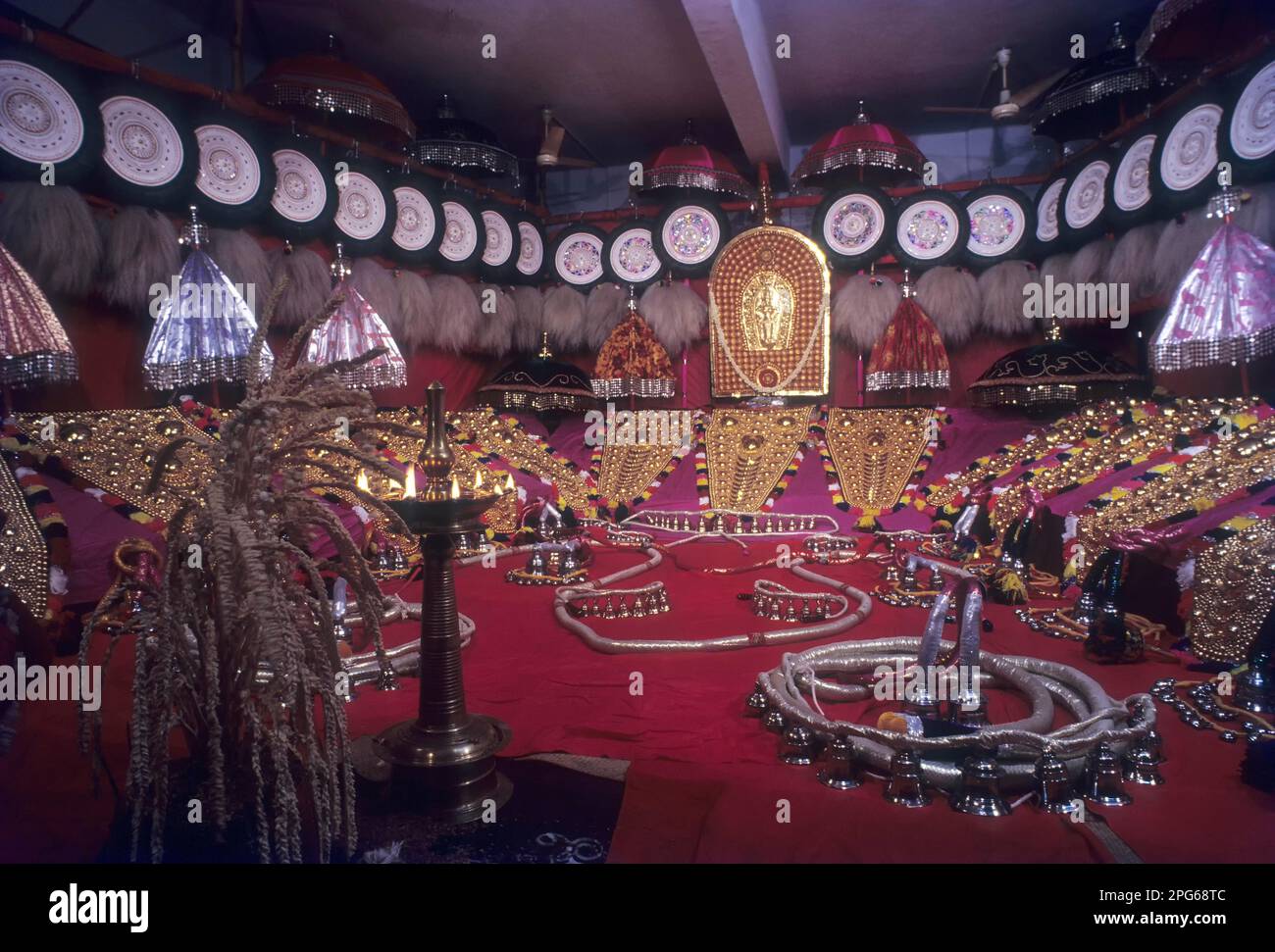 Trichurpooram Pooram festival, spectacular display of elephants ...