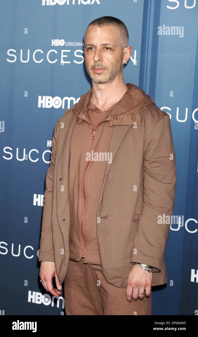 Jeremy strong succession hi-res stock photography and images - Alamy