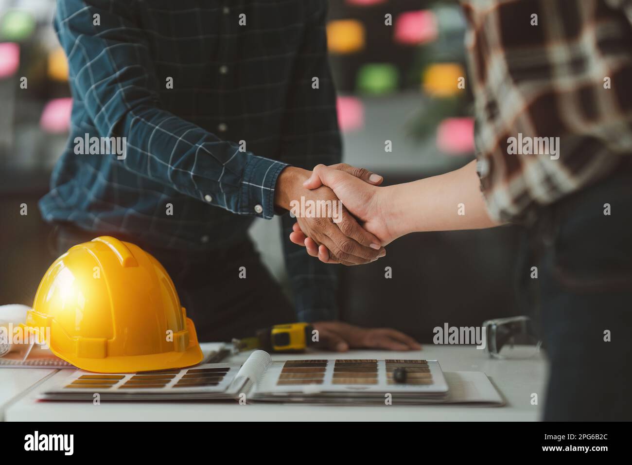 Foreman or Civil engineer handshake making modern construction ...