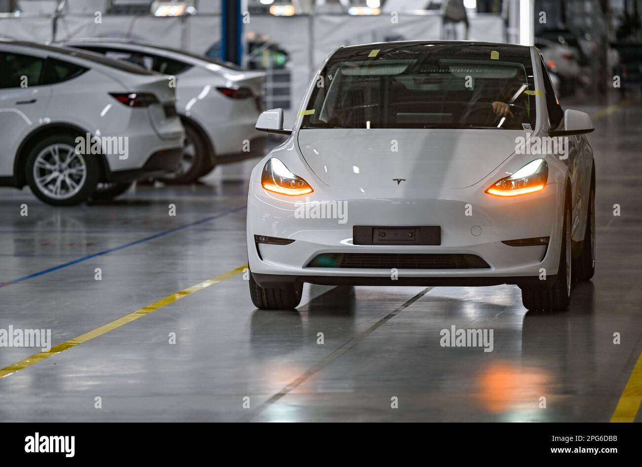 20 March 2023, Brandenburg, Grünheide: A new Model Y electric vehicle ...