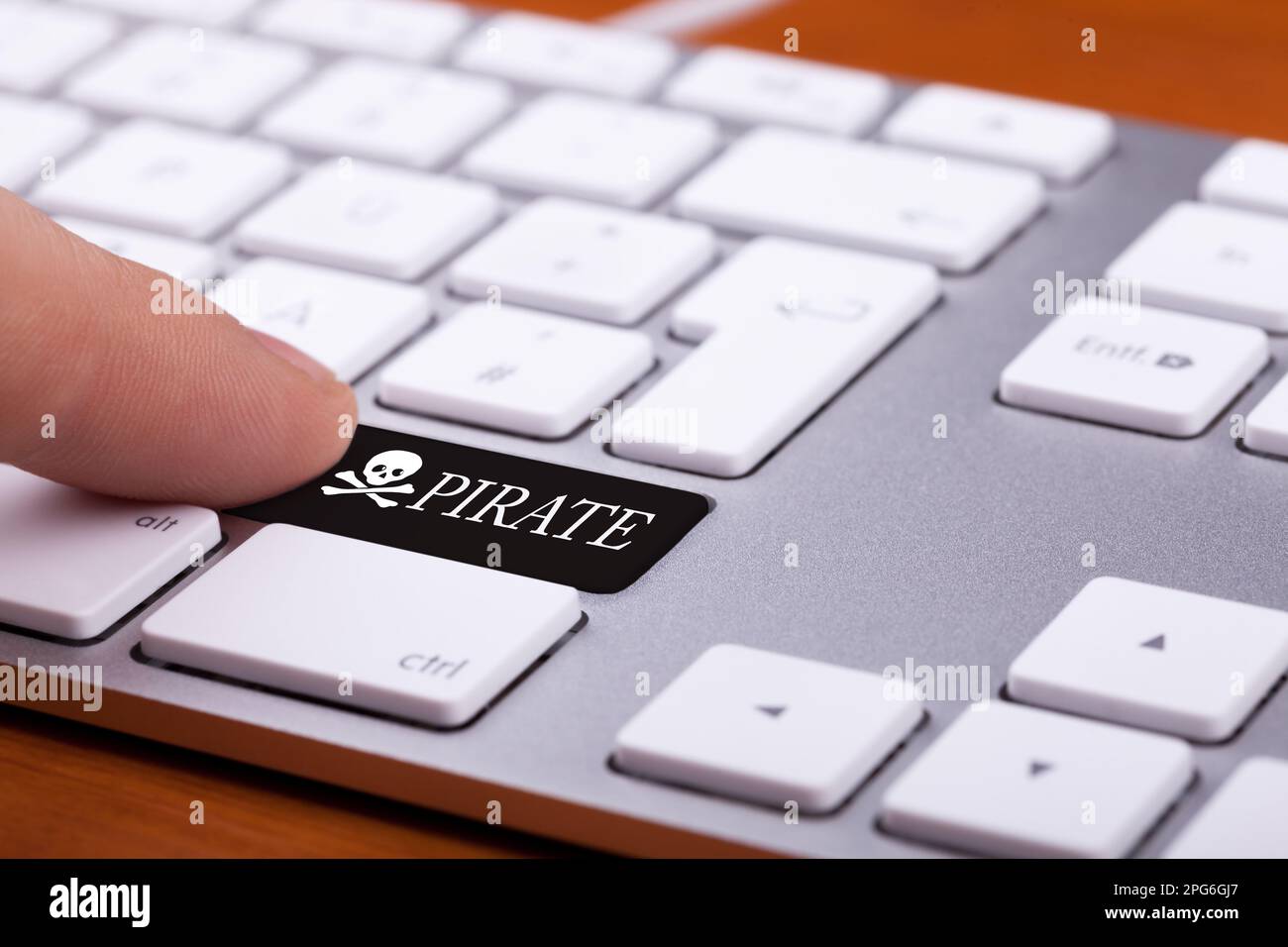 Symbol on button keyboard pirate hi-res stock photography and images ...