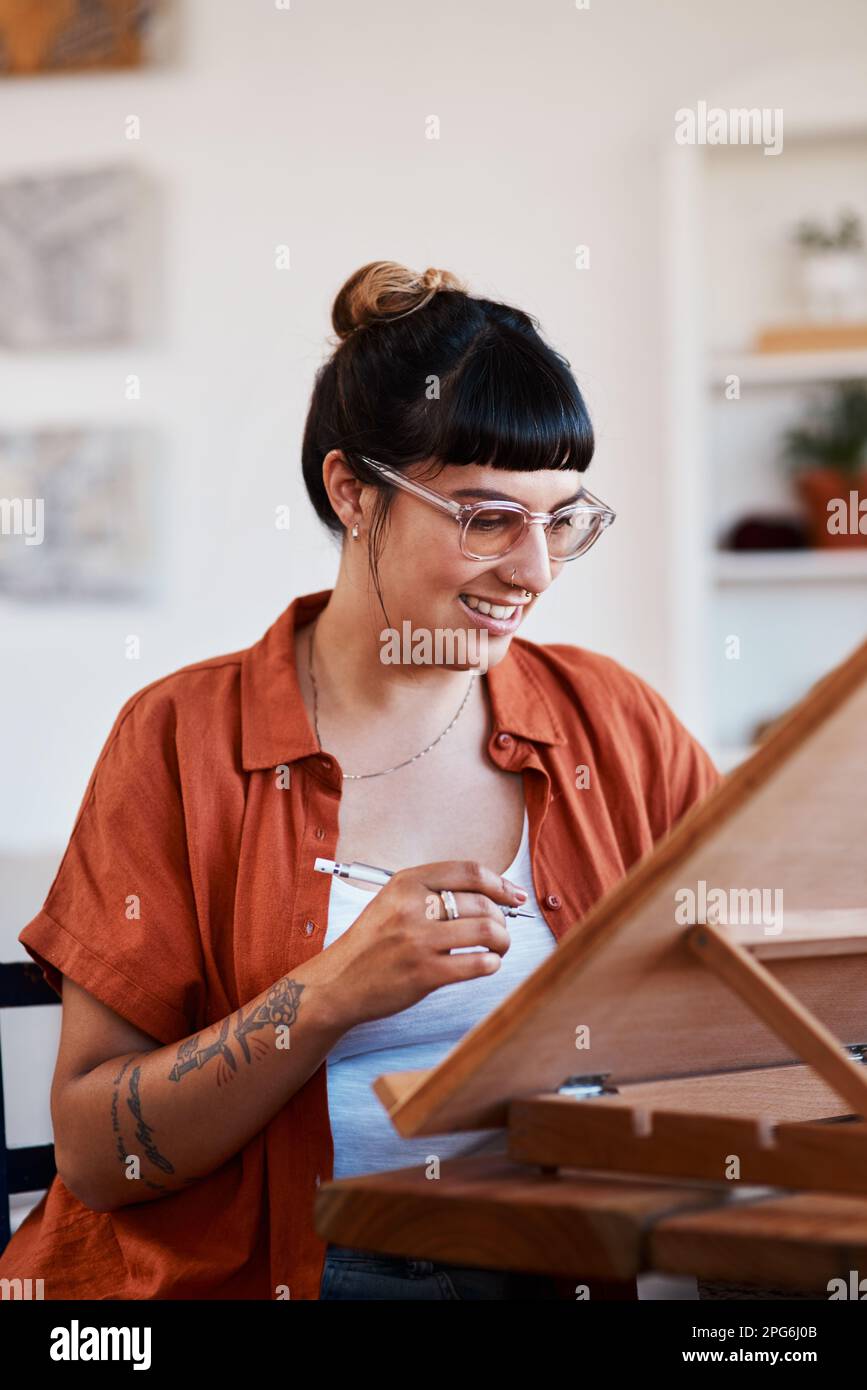 Im artist attractive young hi-res stock photography and images - Alamy