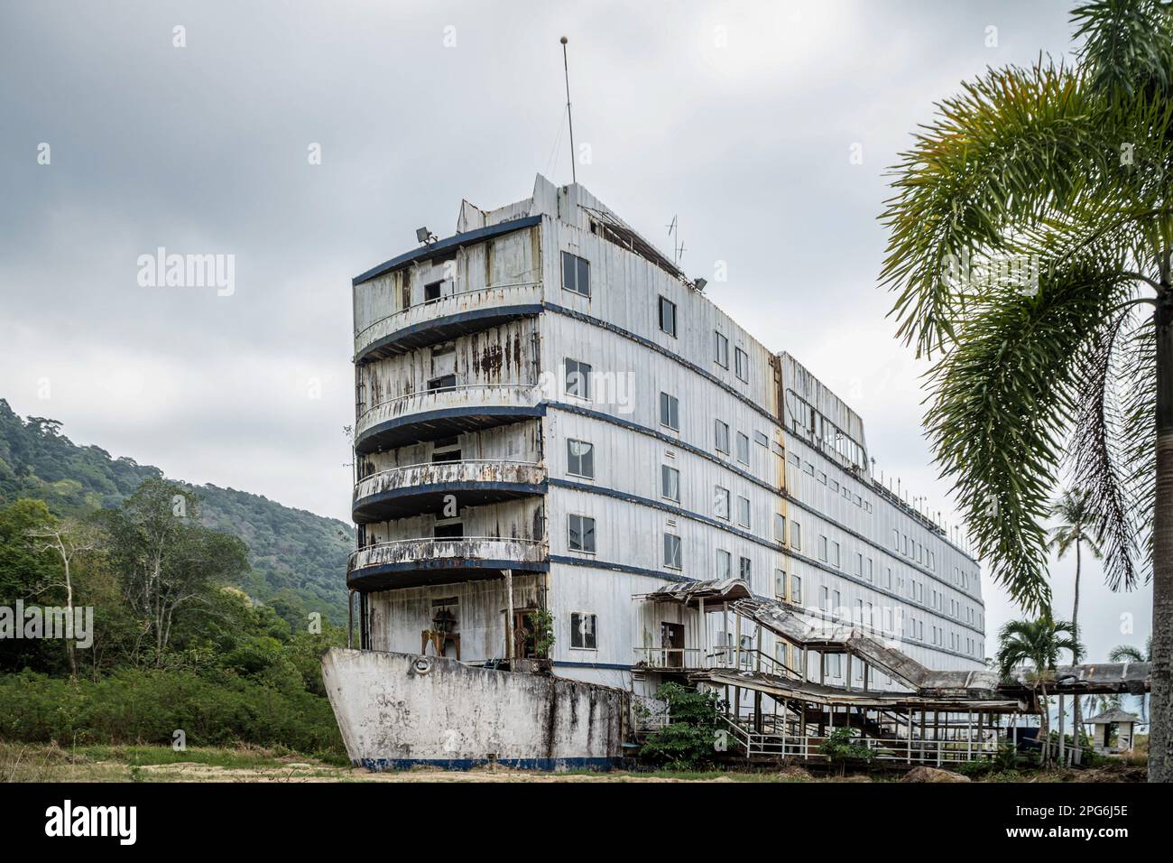 Cruise ship repurposed hi-res stock photography and images - Alamy