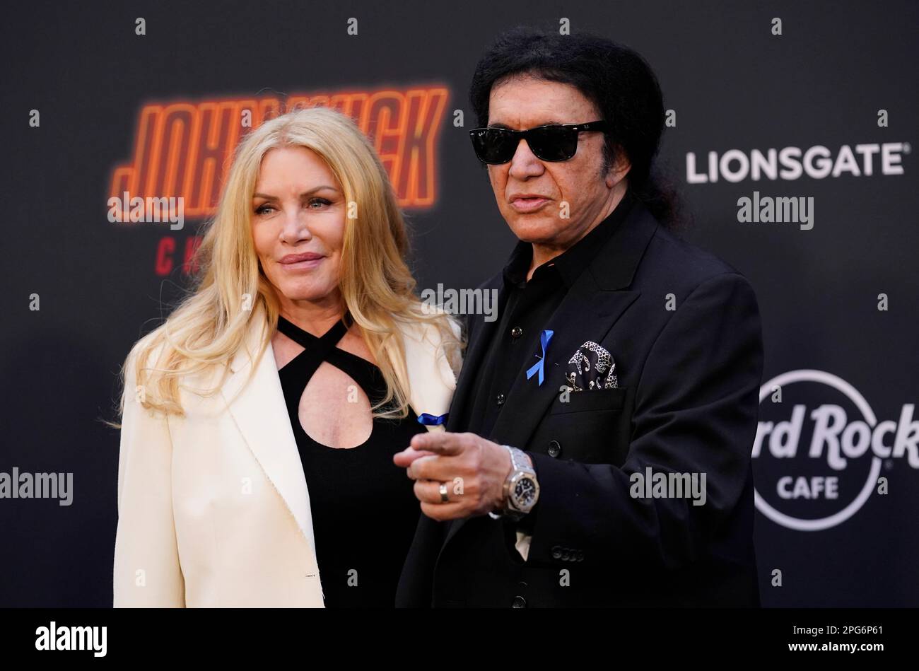 Gene Simmons and Shannon Tweed pose together at the premiere of the ...