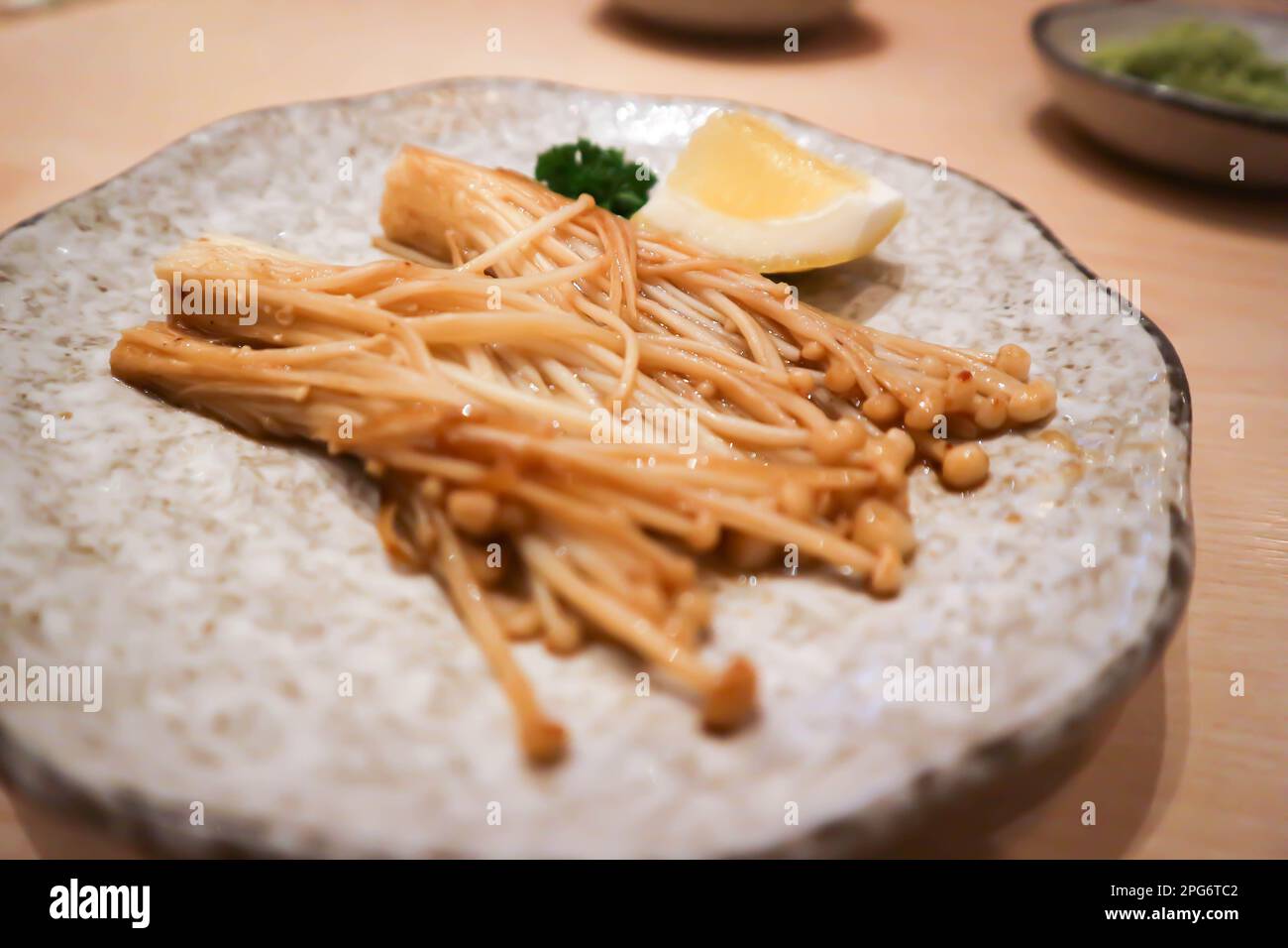 stir-fried golden needle mushroom or stir-fried mushroom and lemon ...
