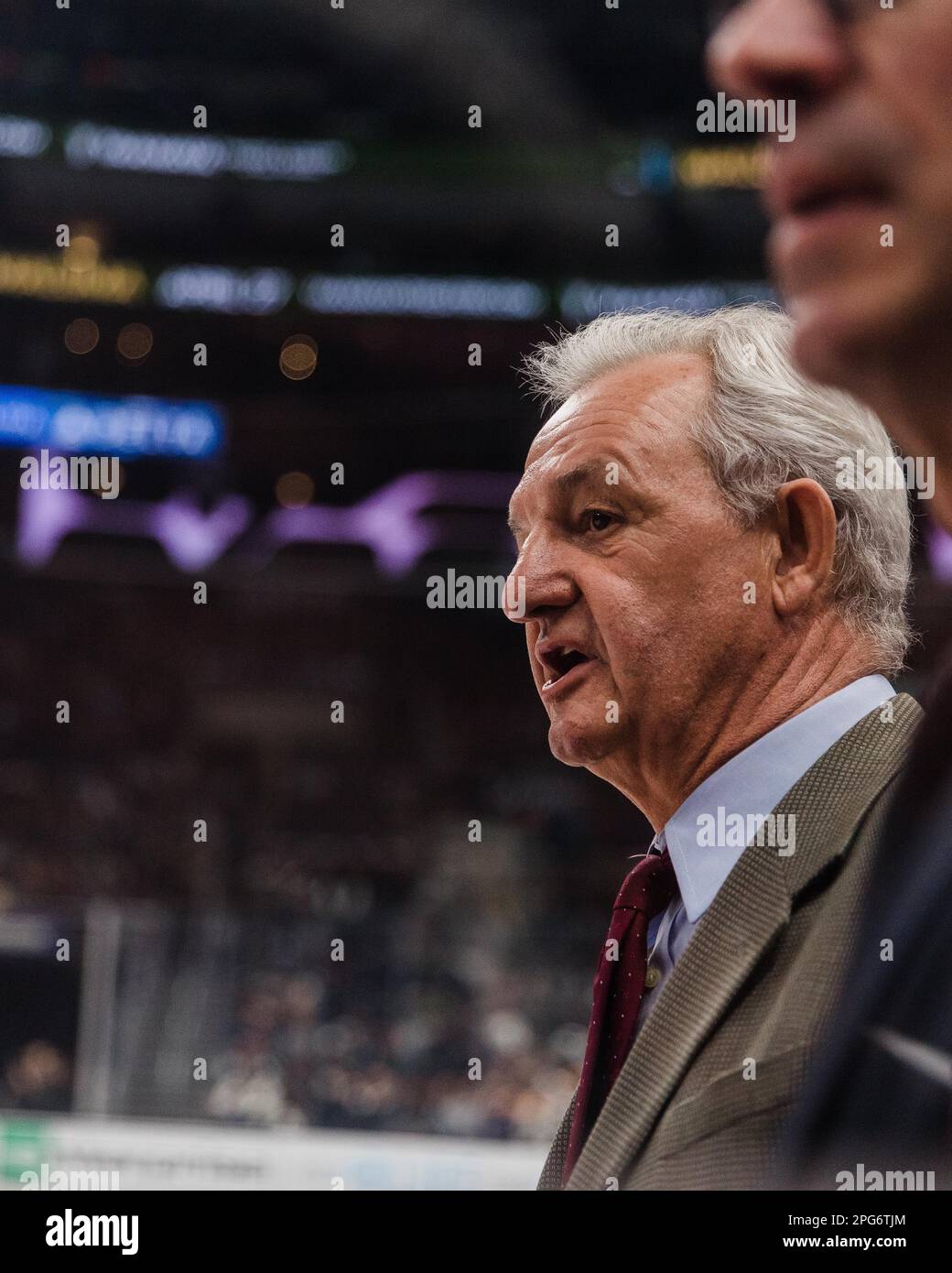 Los Angeles, California, USA. 20th Mar, 2023. Coach DARRYL SUTTER of ...