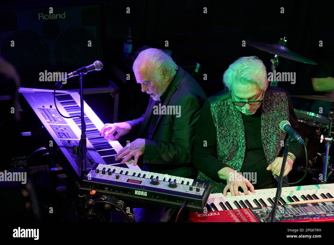 Mike Gallagher and Chaz Jankel performing with The Blockheads at The ...