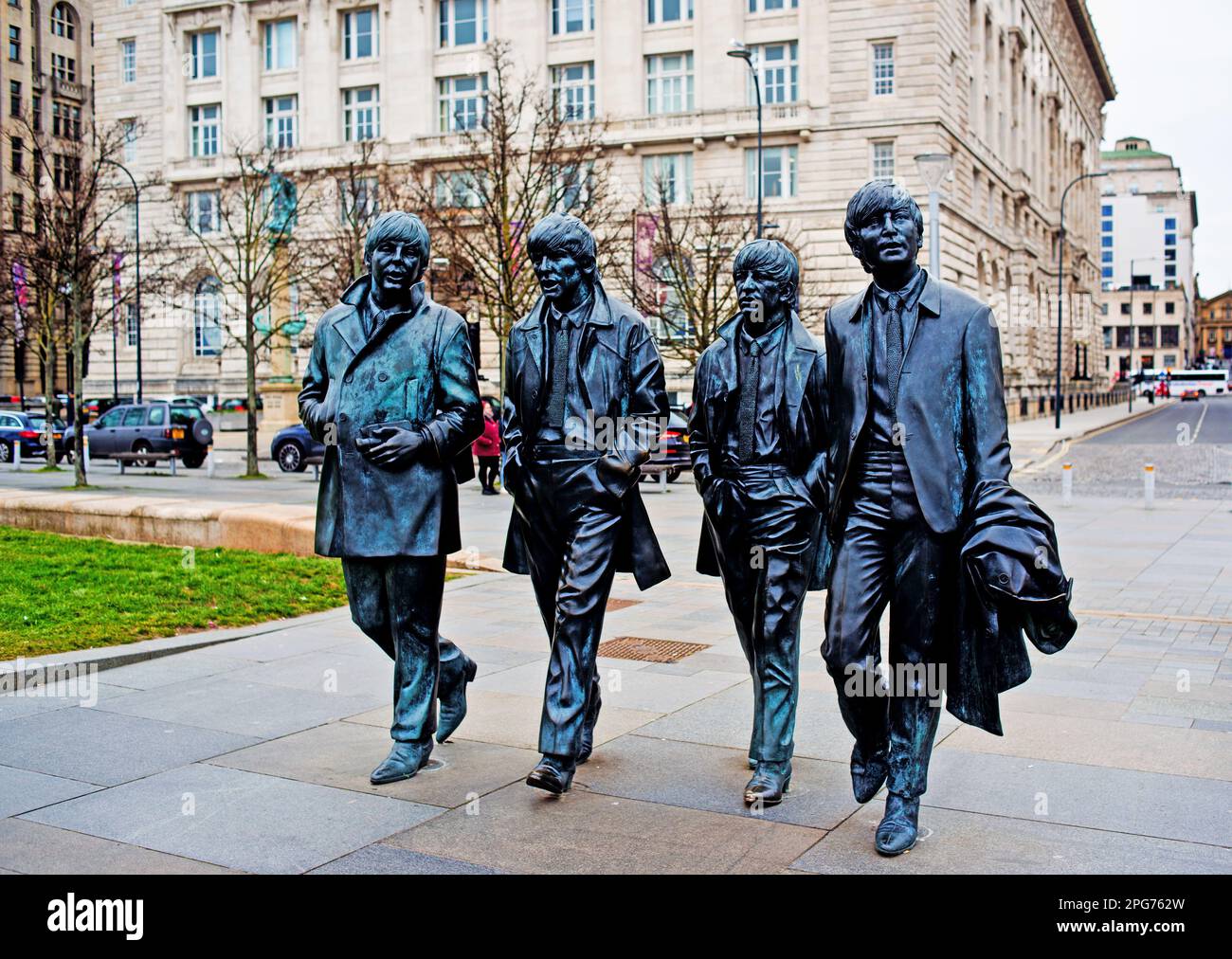 Liverpool pier head beatles statues hi-res stock photography and images ...