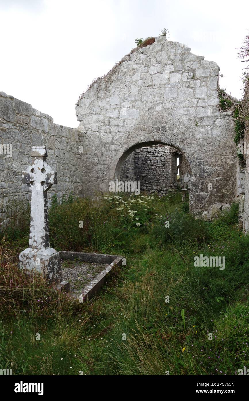 Church cemetery ruins county clare hi-res stock photography and images ...