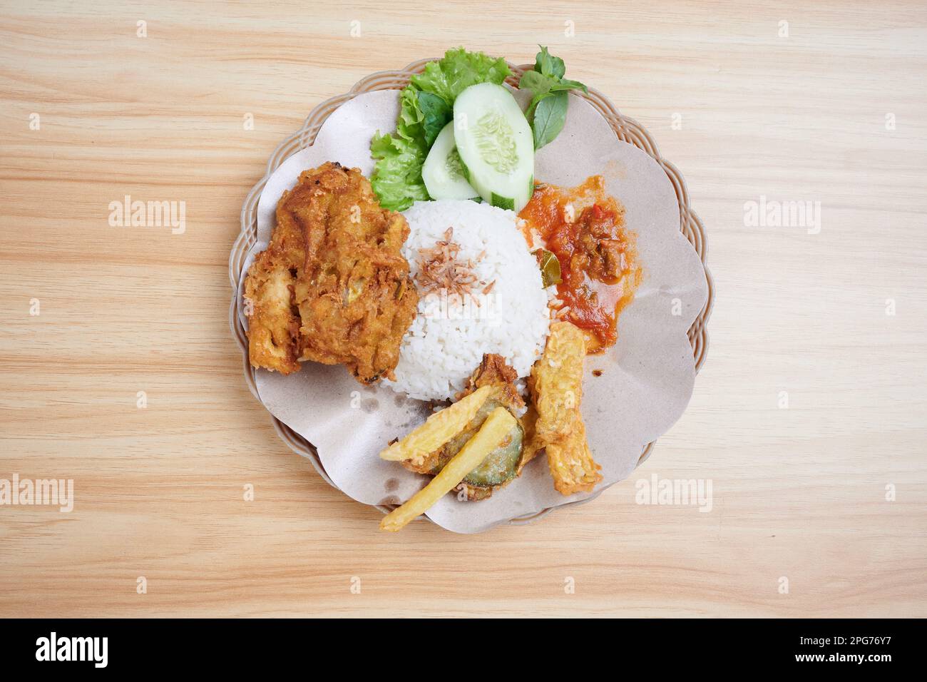 Crunchy fried chicken with rice, Vegetable and Spicy chili sauce Stock ...
