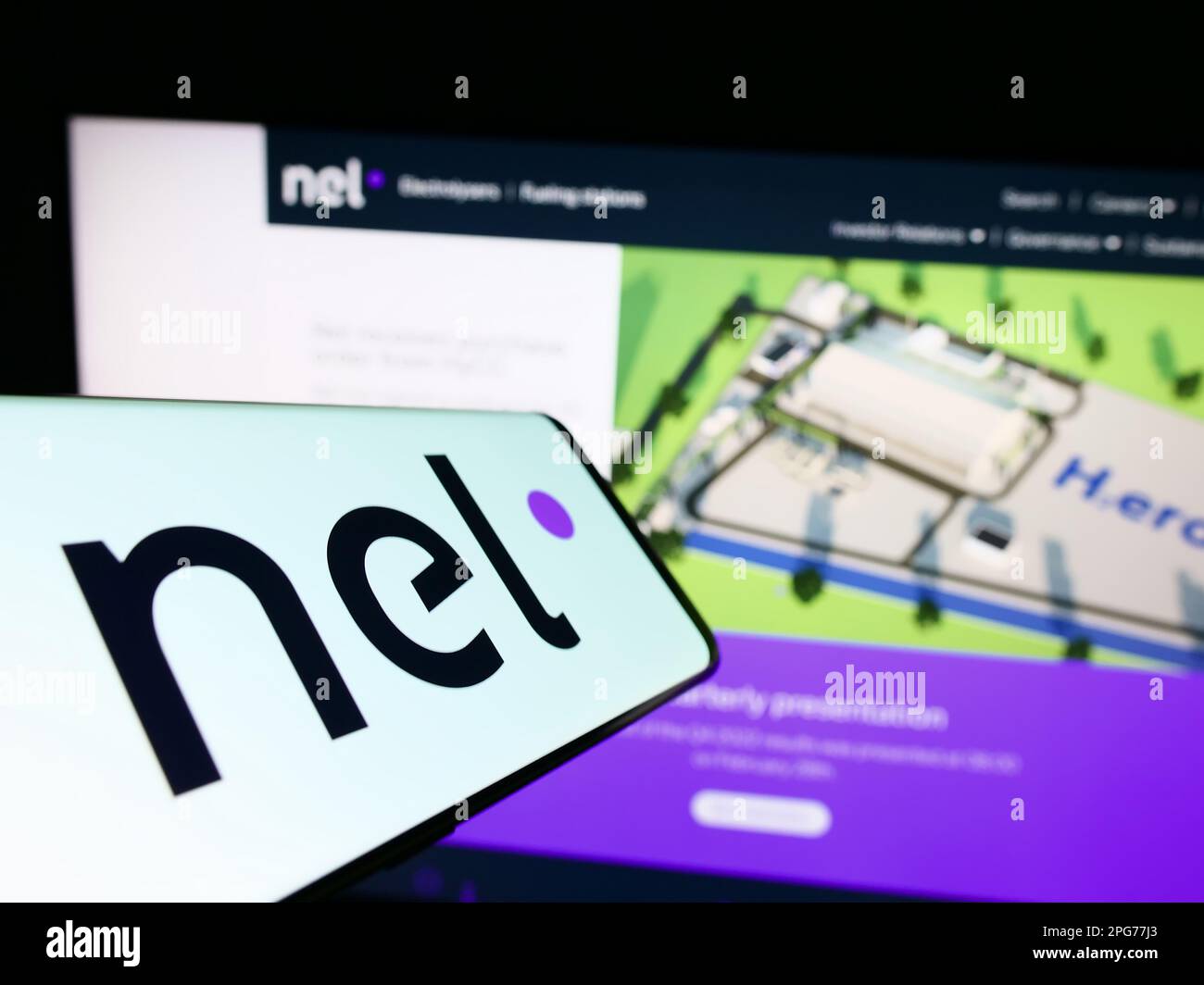 Smartphone with logo of Norwegian hydrogen company Nel ASA on screen in ...