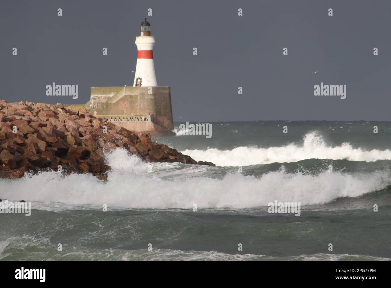 Waves around Golden Horn, Fraserburgh Stock Photo - Alamy