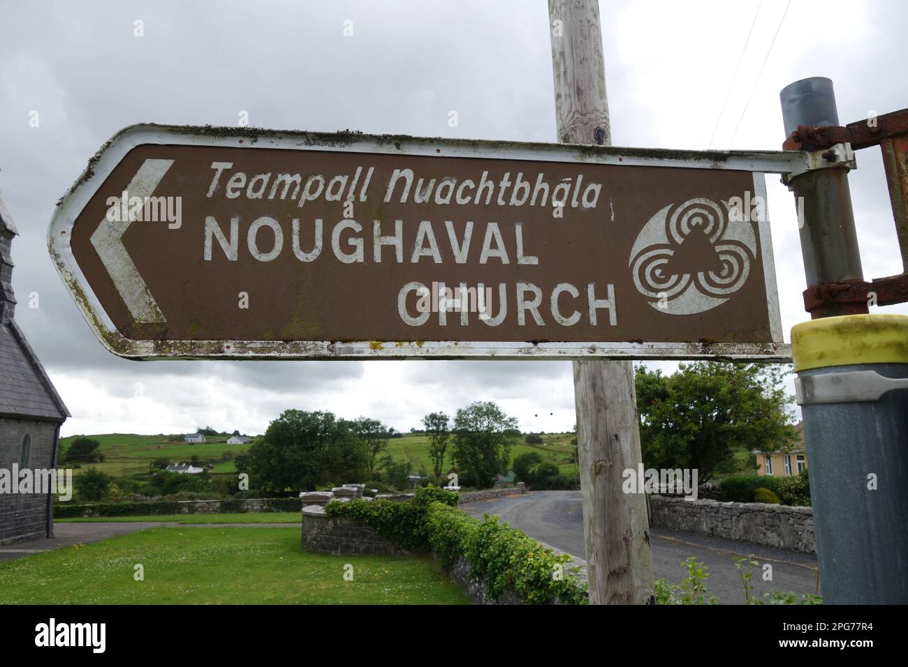 signpost to Noughaval Church, County Clare, ireland Stock Photo - Alamy