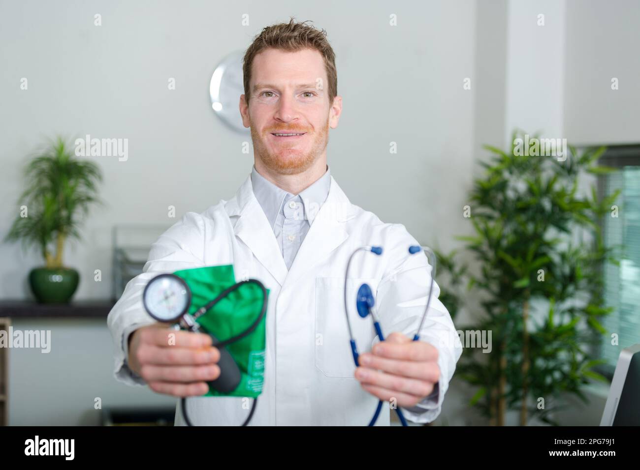 Blood pressure monitor kit hi-res stock photography and images - Alamy