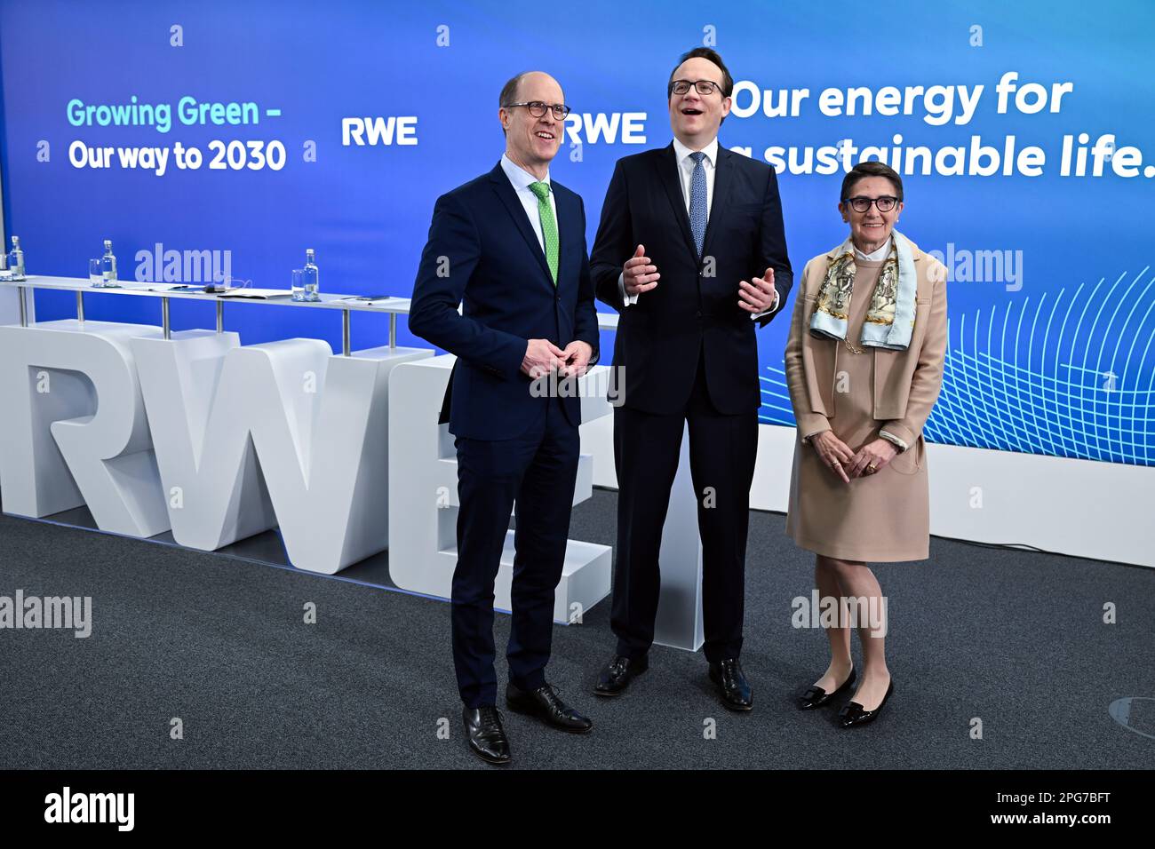 Essen, Germany. 21st Mar, 2023. Markus Krebber (m), RWE CEO, Michael ...