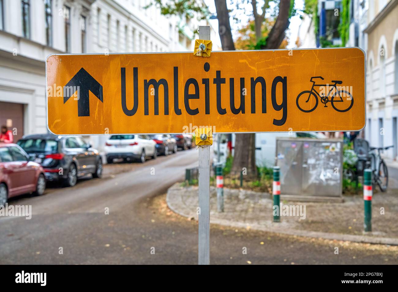 Vienna pedestrian signal hi-res stock photography and images - Alamy