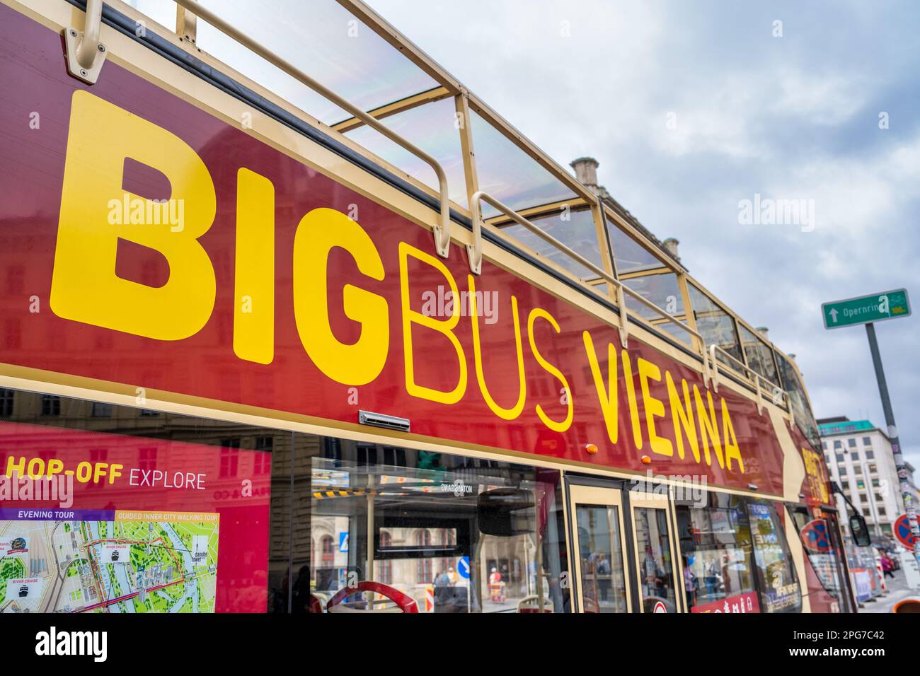 Big bus vienna hi-res stock photography and images - Alamy