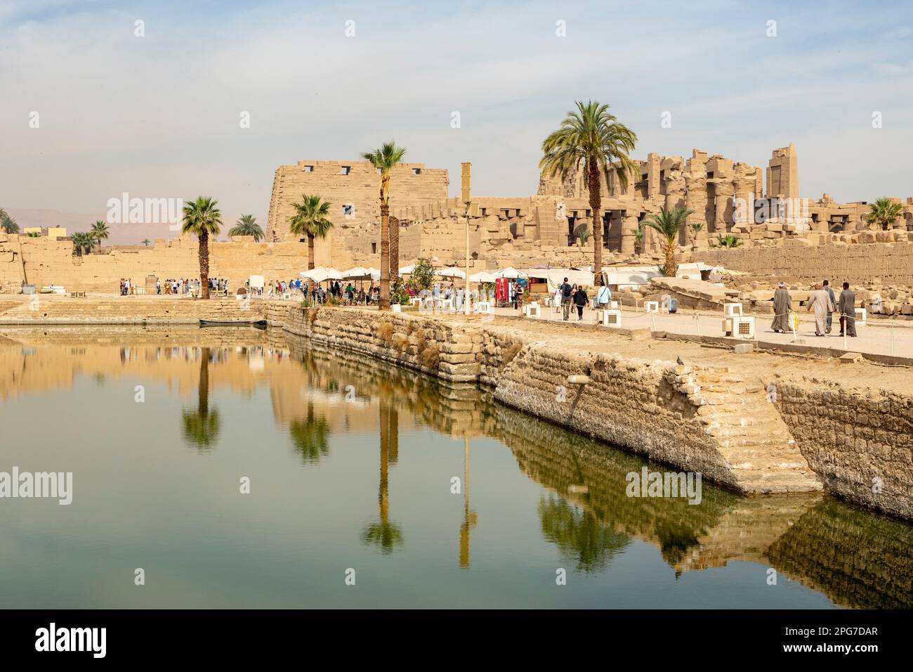 The Sacred Lake at Karnak Temple, Luxor, Egypt Stock Photo - Alamy