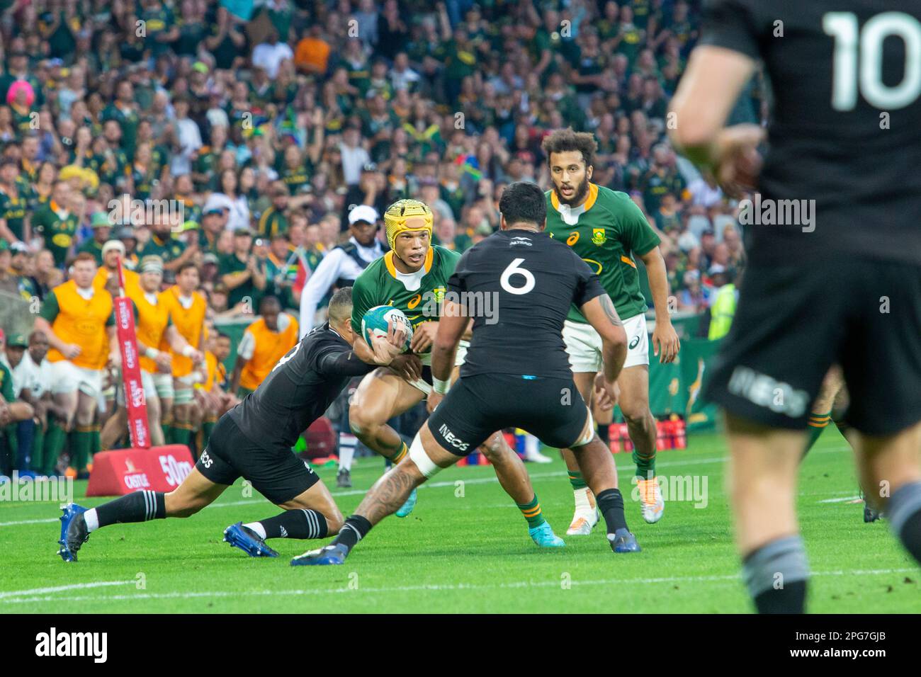 All Blacks Aaron Smith tackles Springbok Kurt-Lee Arendse A fiercly ...