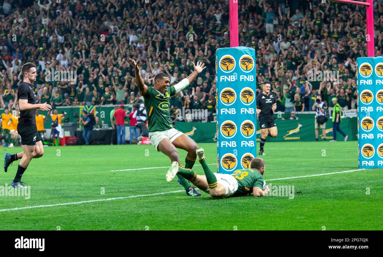 Willie le Roux dives over for a final try during the Springboks test ...