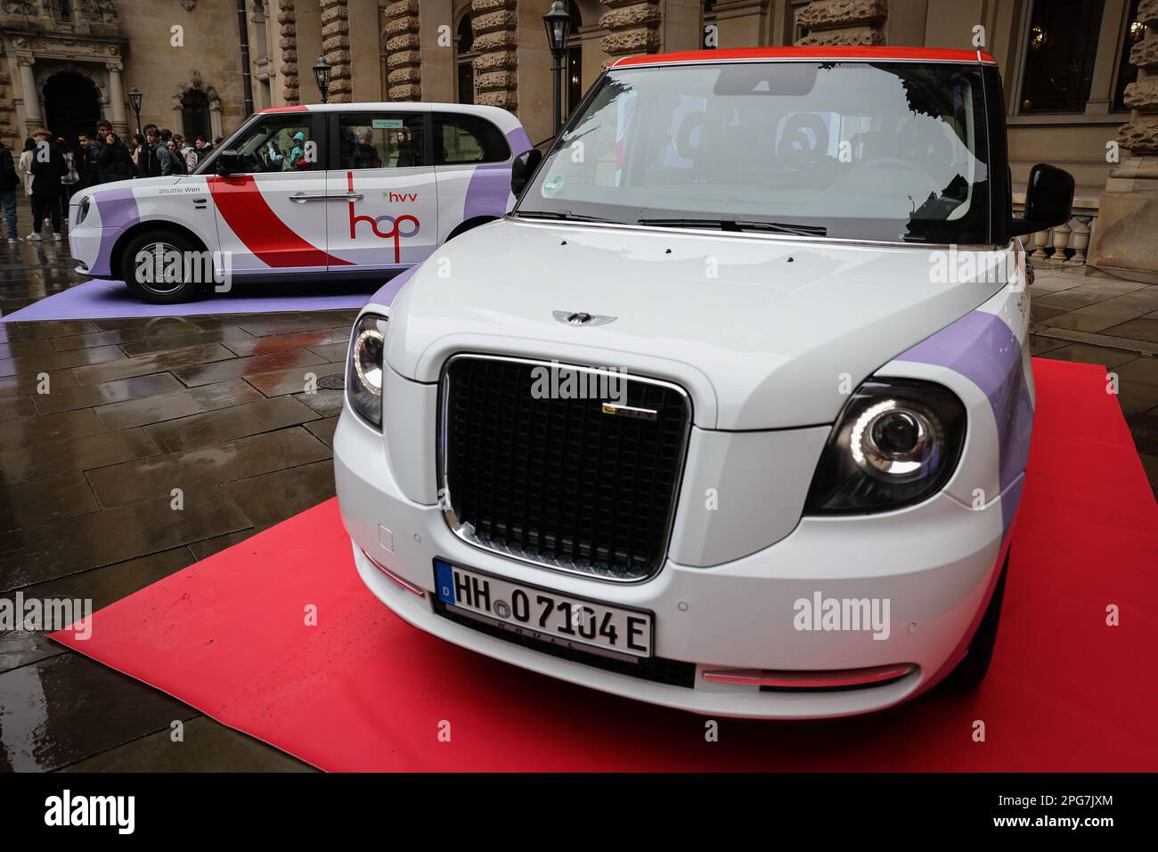 Hamburg, Germany. 21st Mar, 2023. Two on-demand shuttles "hop" of the ...