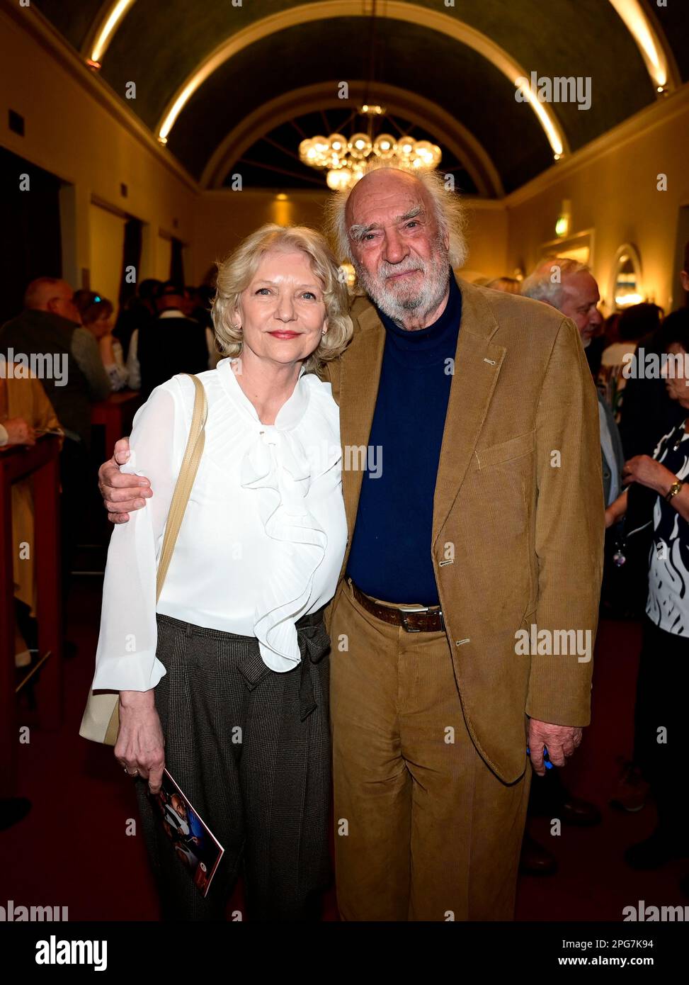 Rita Feldmeier und Achim Wolff bei der Premiere des Theatestücks ...