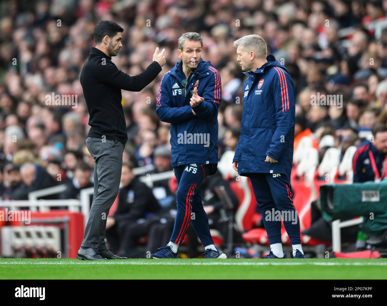 Assistant coaches hi-res stock photography and images - Alamy