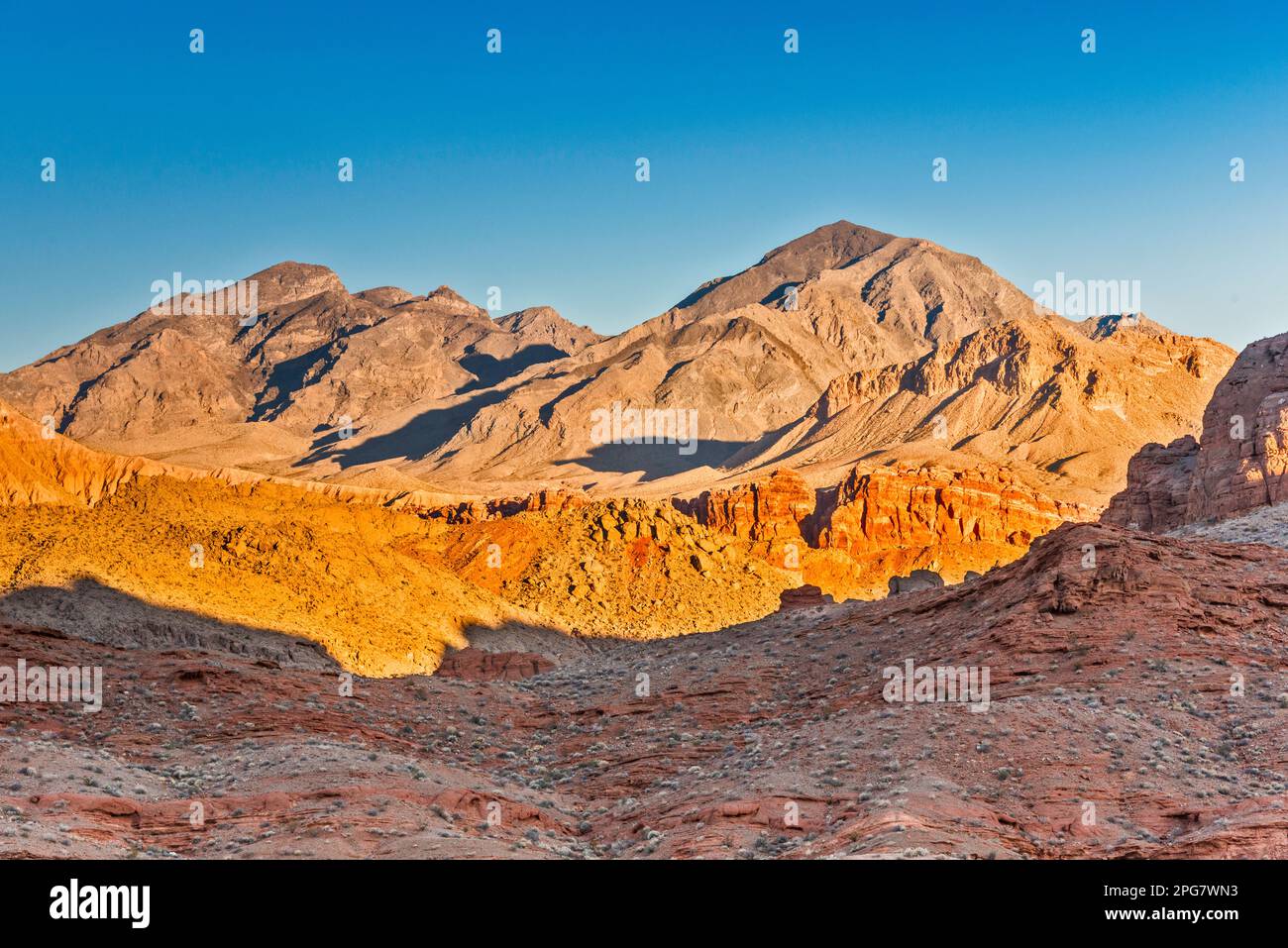 Bowl of Fire, Muddy Mountains behind, view from Northshore Summit, at ...