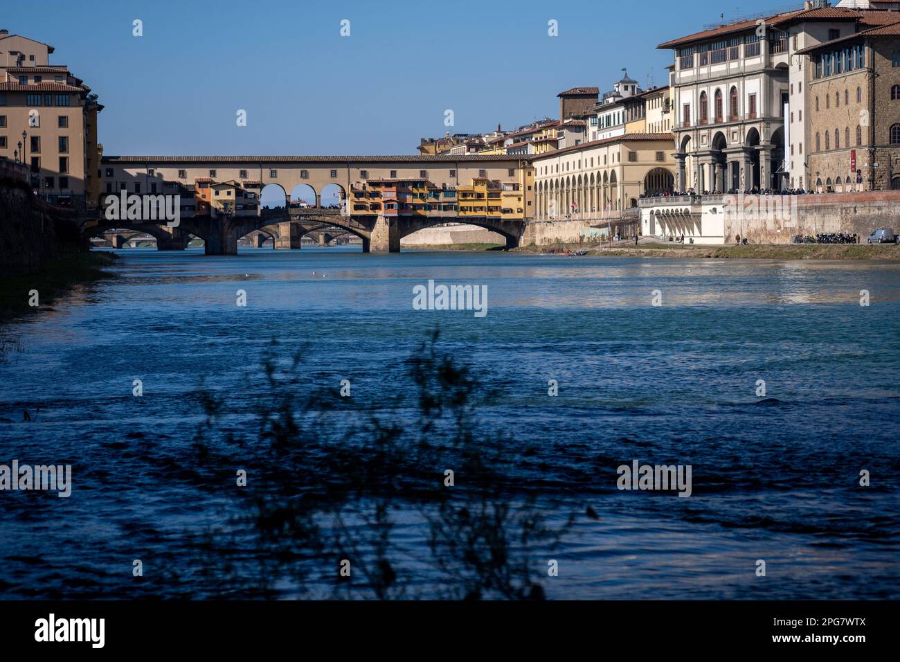 The famous Ponte Vecchio bridge in Florence with the Vasari corridor ...