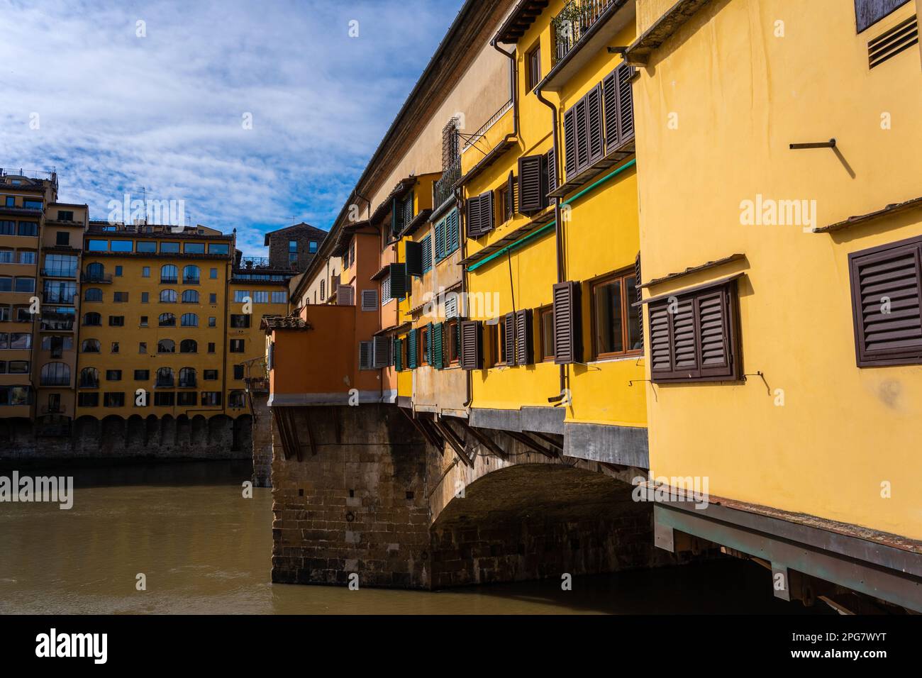 The famous Ponte Vecchio bridge in Florence with the Vasari corridor ...