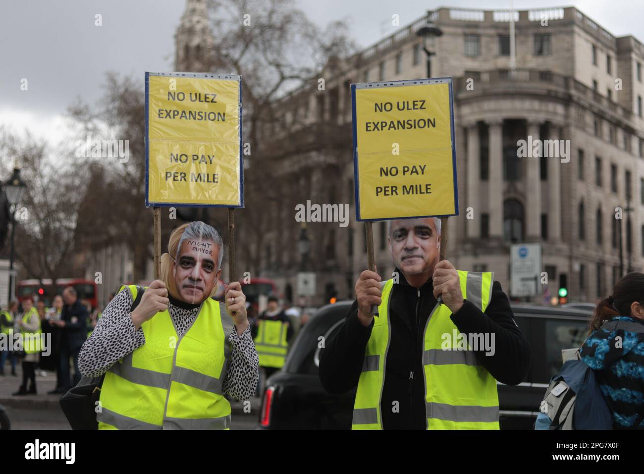 Stop the ulez expansion hi-res stock photography and images - Alamy