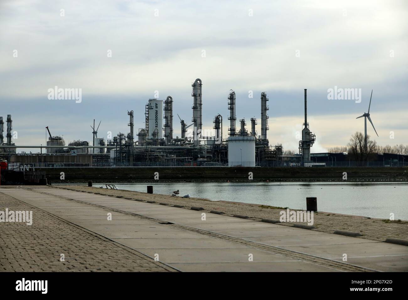 Gas factory of Air Liquide Europa in the Botlek Harbor in Rotterdam ...