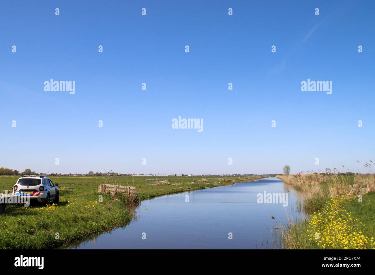 Central water canal of the Zuidplaspolder named Vierde Tocht in ...