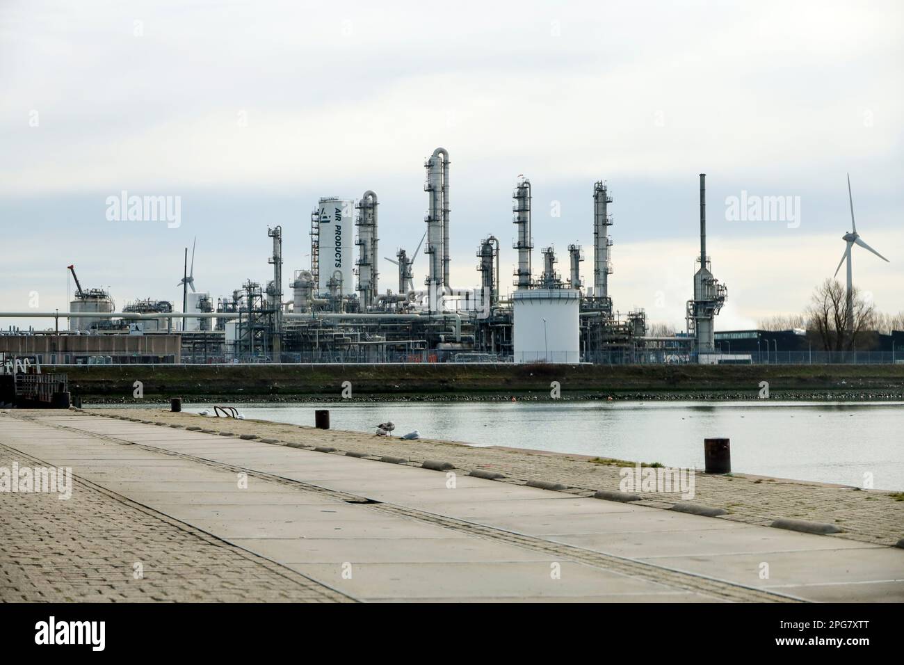 Gas factory of Air Liquide Europa in the Botlek Harbor in Rotterdam ...