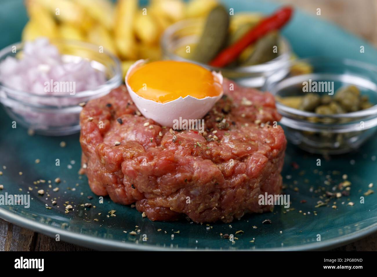 Steak tartare with chips hi-res stock photography and images - Alamy