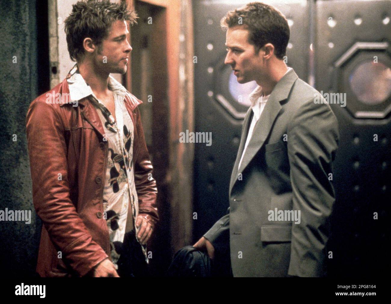 Fight Club movie Brad Pitt & Edward Norton Stock Photo - Alamy