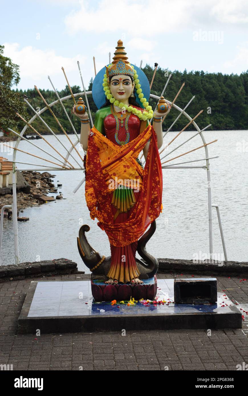 Divinity Statue in Mauritius Island (Grand Bassin, Ganga Talao Stock ...