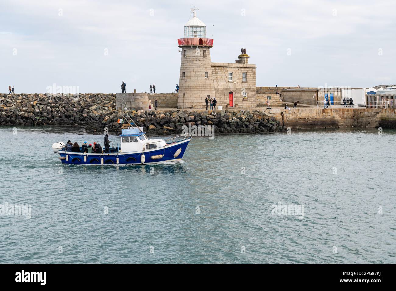 Pinalia - Ireland's Eye Ferry passing the Lighthouse on the East Pier ...