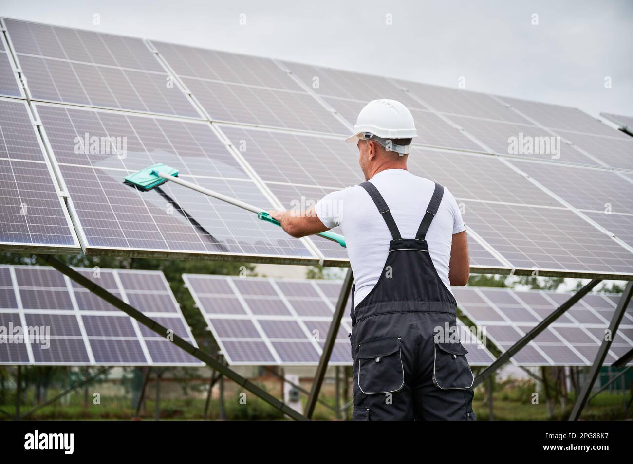 Cleaning photovoltaic hi-res stock photography and images - Alamy