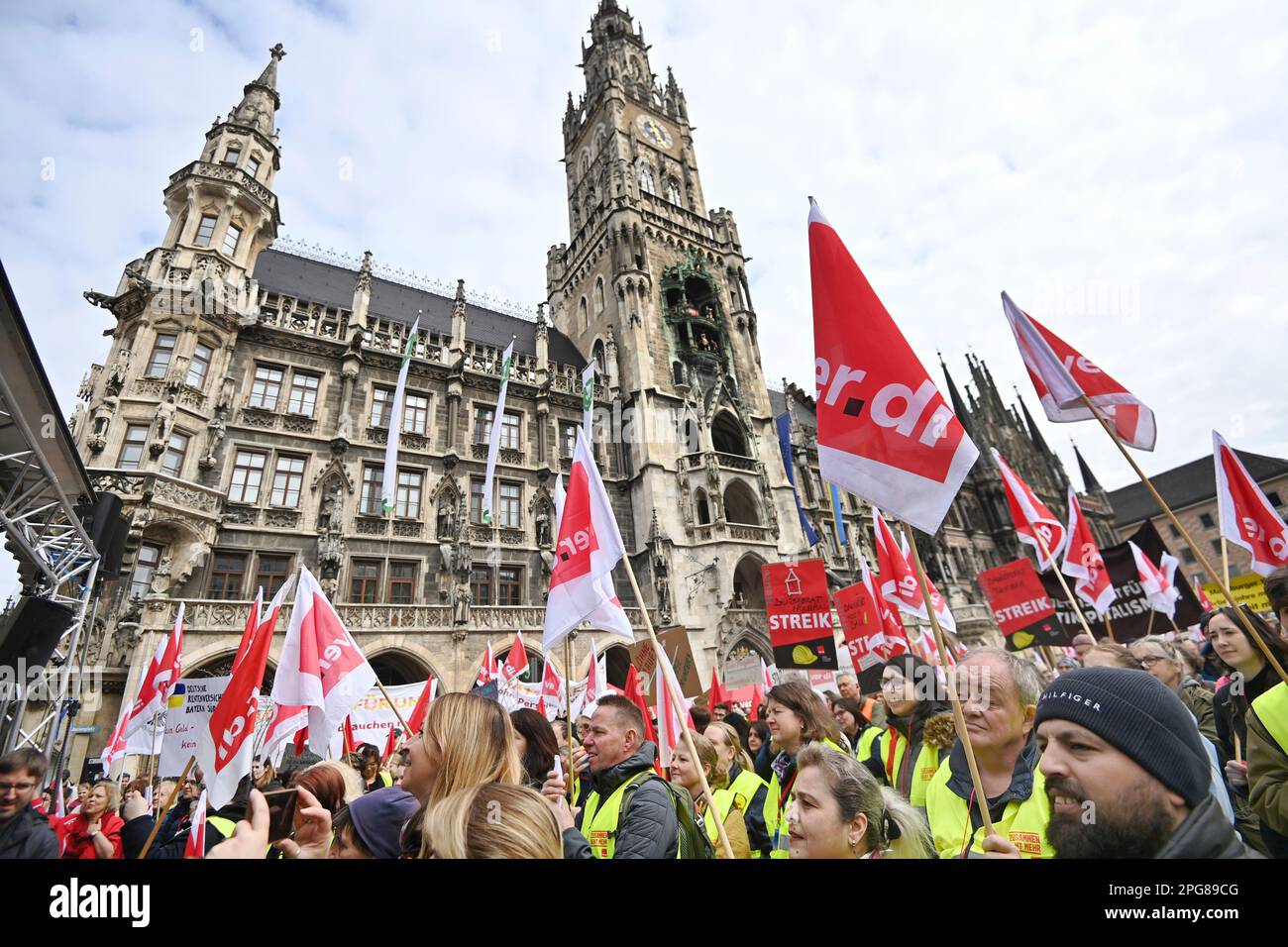Bavaria. 21st Mar, 2023. Theme image major strike day at Marienplatz in ...