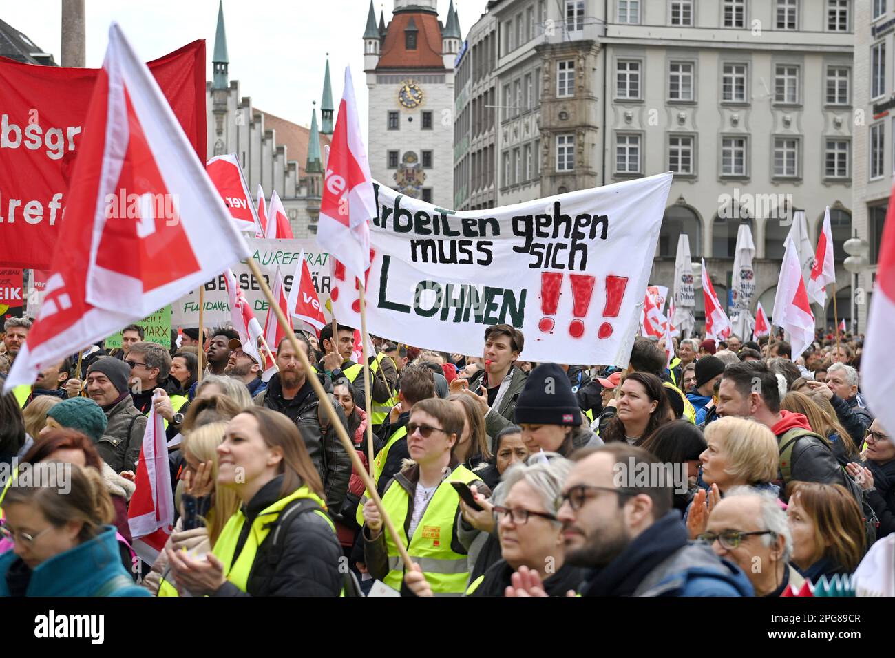 Bavaria. 21st Mar, 2023. Theme image major strike day at Marienplatz in ...