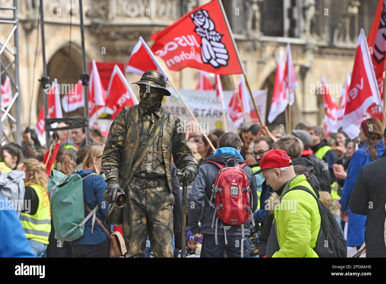 Bavaria. 21st Mar, 2023. Theme image major strike day at Marienplatz in ...