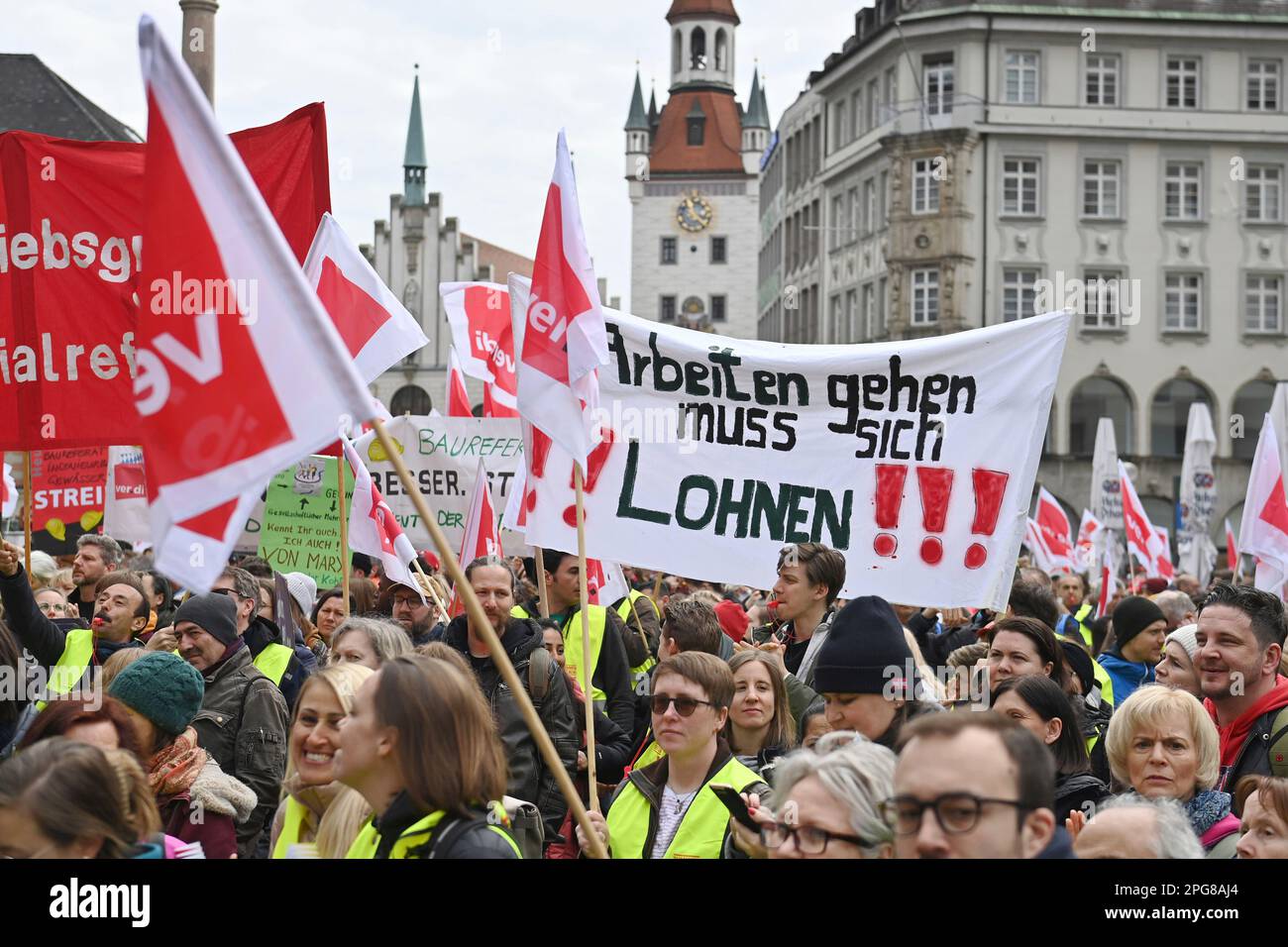 Bavaria. 21st Mar, 2023. Theme image major strike day at Marienplatz in ...