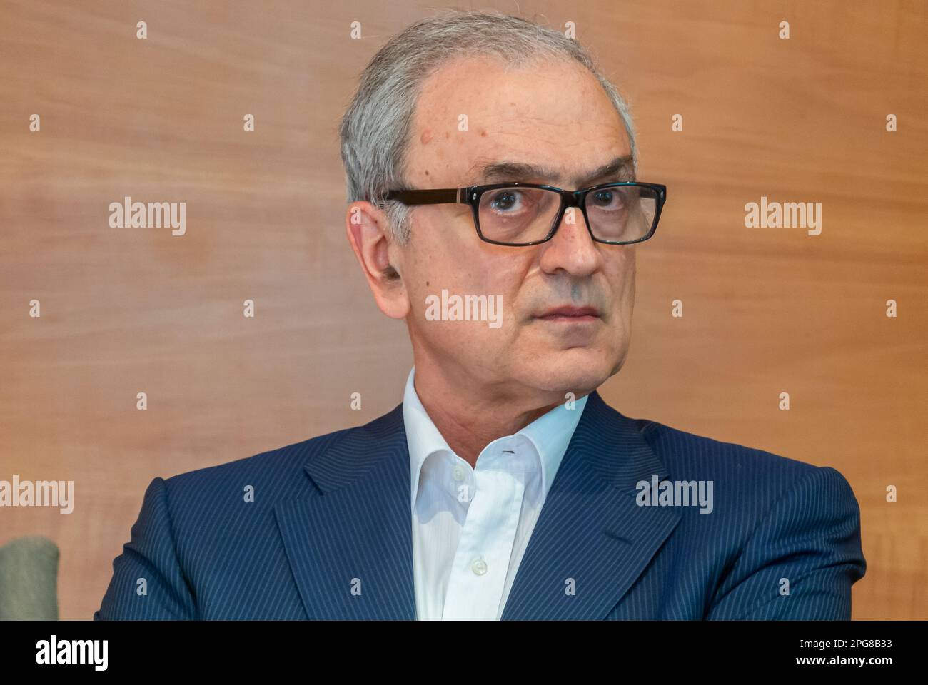 Mondor hospital scientists meeting hi-res stock photography and images ...